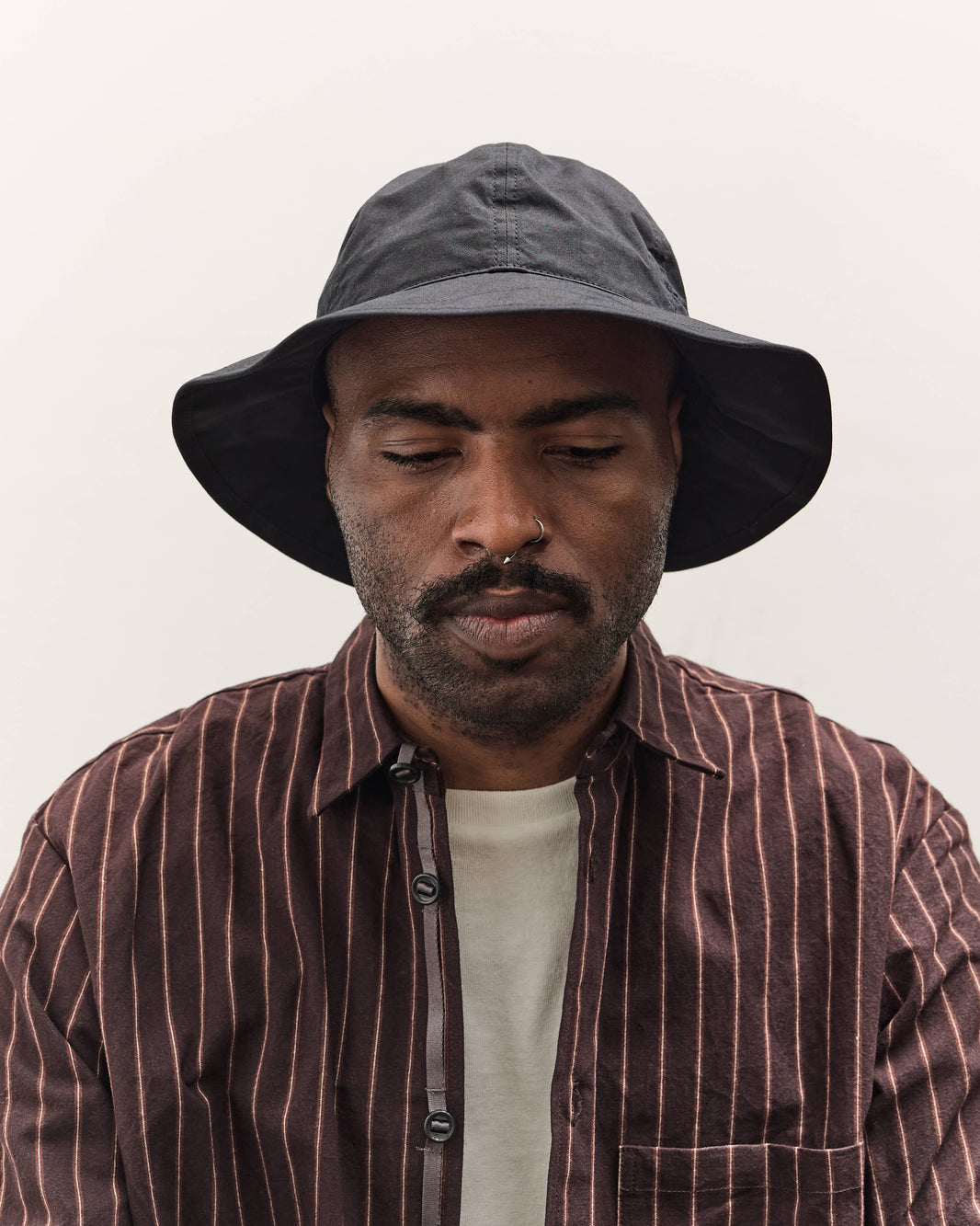 MAN-TLE R19C2 Wide Hat, Black – Glasswing