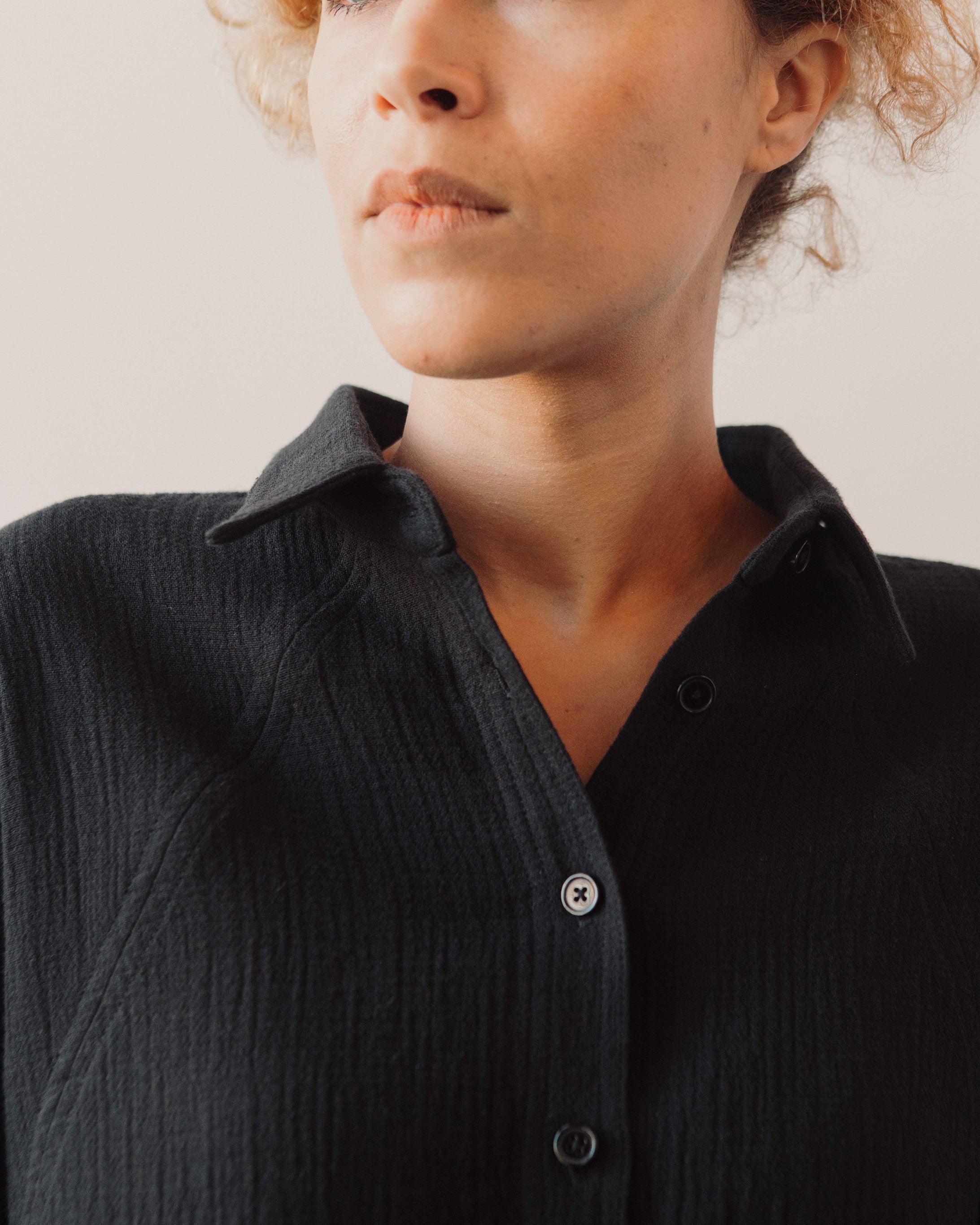 7115 Gauze 3/4 Cropped Shirt Jacket, Black – Glasswing