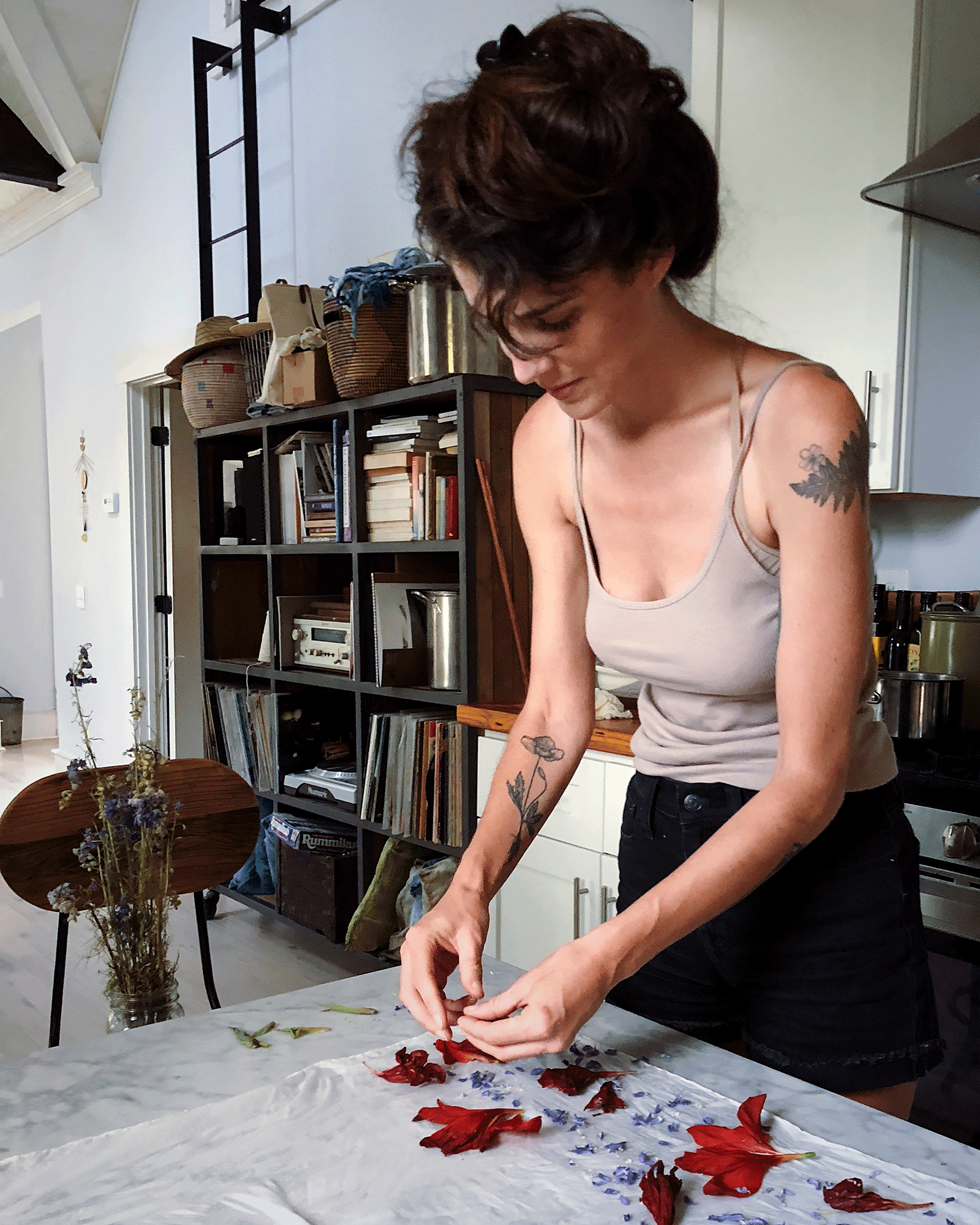 Natural Dyeing Workshop with Maggie Pate, Flower Pounding – Glasswing